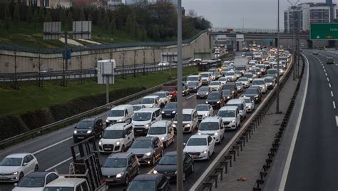 Son Dİkİka Kapanma Göçü Sürüyor Trafik Yoğunluğu Erken Başladı