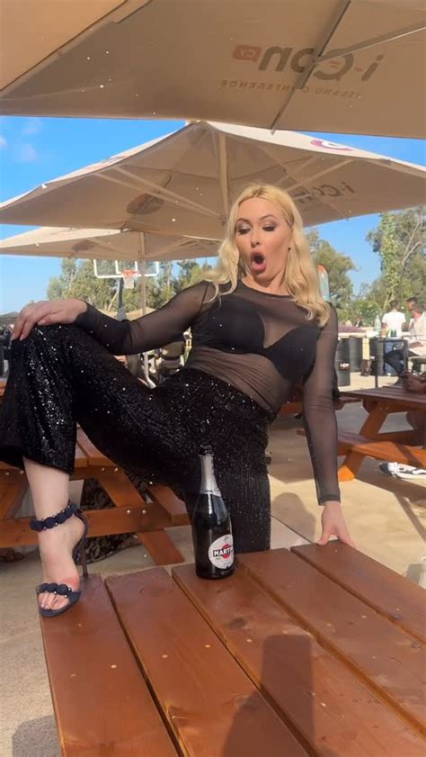 Anna Annamagicshow • Instagram Photos And Videos