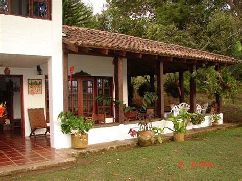 Casa Estilo Rancho Con Porche Envolvente