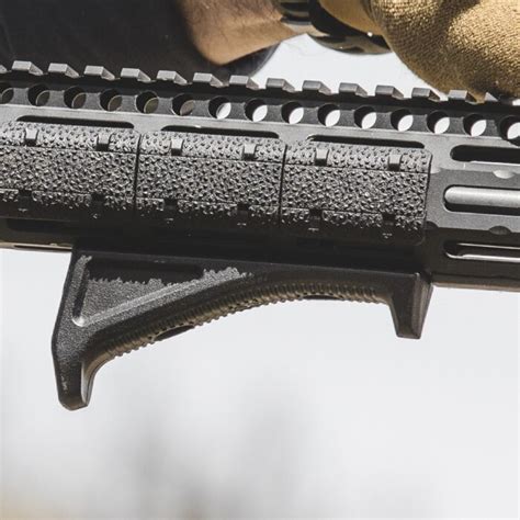 Magpul Afg M Lok Angled Fore Grip Rangeview Sports Canada