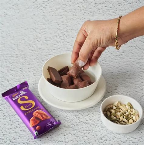 Frozen Silk Chocolate Bites With Nuts And Oreo Crumble Desserts Corner