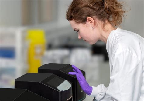 About Us Pioneering Molecular Diagnostics Quantumdx