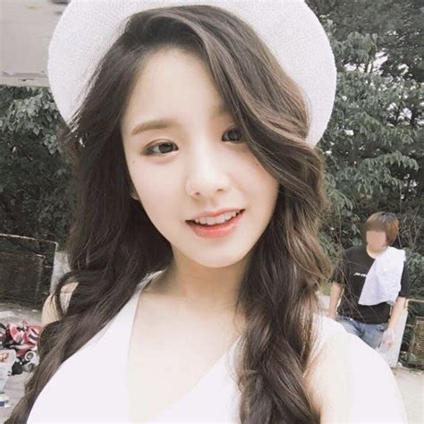 Loona Heejin Old Selca Icon Pretty Angel Face Odd Eyes
