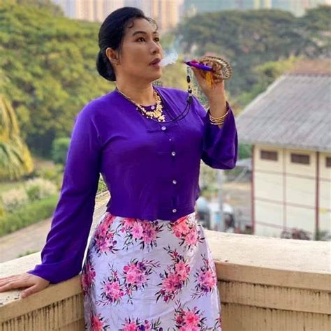 စက္ကောမ ရတနာသိုက် ဇာတ်လမ်းတွဲ ကွီးနေထူးနိုင် ချစ်သူတို့ရေ