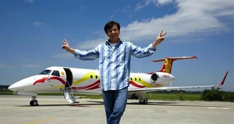 호화로운 스타들의 전용기 세계 미디어라이징 스타일