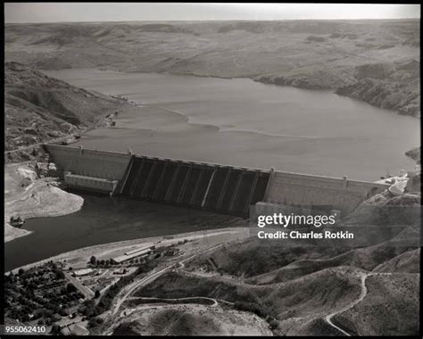 Hydroelectric Dams On The Columbia River Photos Et Images De Collection