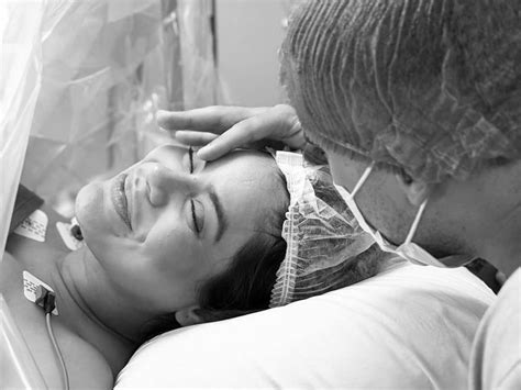 Cantora Lexa Anuncia Morte Da Filha Recém Nascida Após Complicações Na