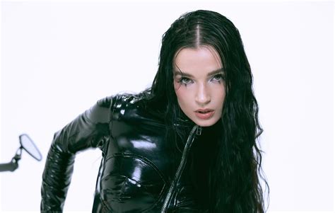 Poppy ‘zig Review A Clever Gimmick Thats Becoming Predictable