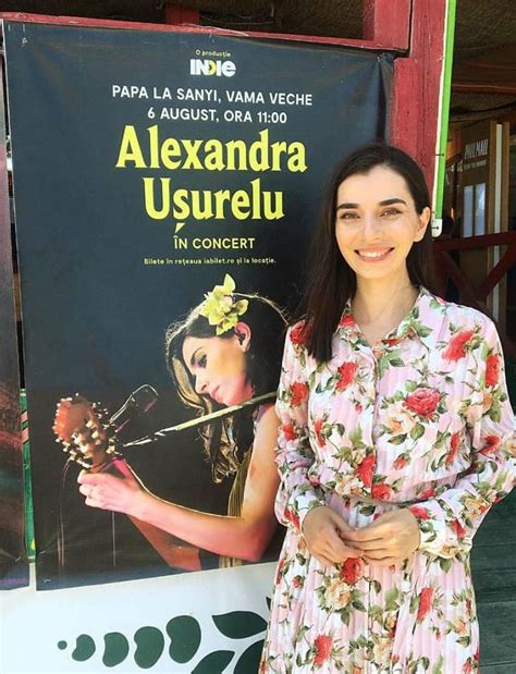 Biografia Alexandra Usurelu Artista Independenta Care Ne Strecoara Fericirea In Suflete