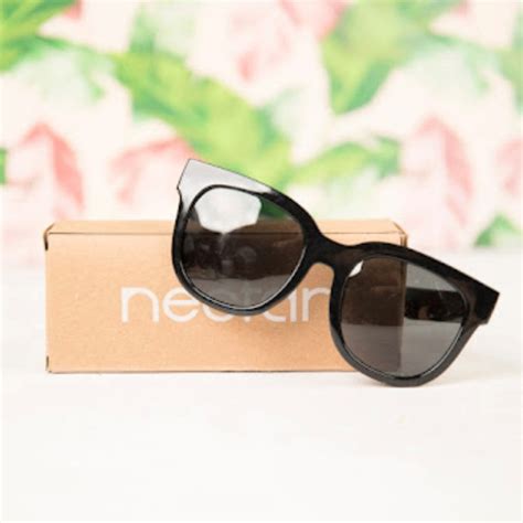 Sunglasses Sips And Samples