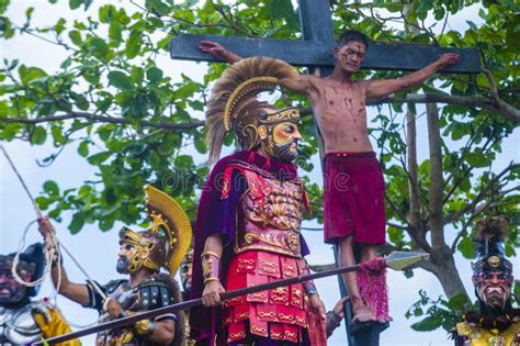Festival 2018 De Moriones Fotografia Editorial Imagem De Igreja