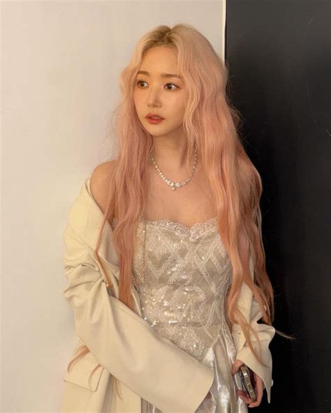 樸敏英頂「櫻花粉鬈髮」狠甩衰運！熱搜量衝破 披頭士新聞