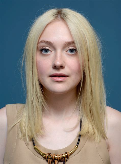 Dakota Fanning Headshot