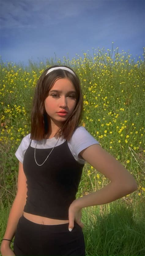 Insta Kahleiah Mora 🌼🤍 Style Women Insta