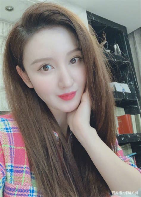 张萌内涵张檬整容上热搜，作家刘信达：欺负老实人必须向张檬道歉百科ta说