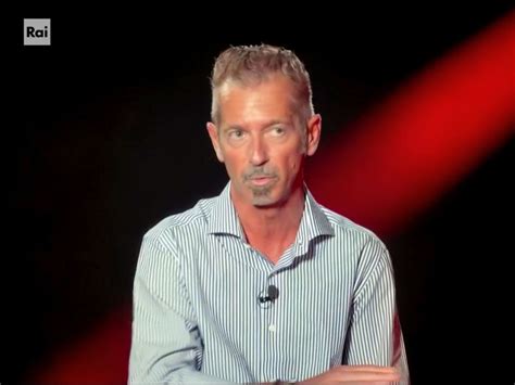 Belve Crime Anticipazioni Bossetti Il Mio Dna Sul Corpo Di Yara Non