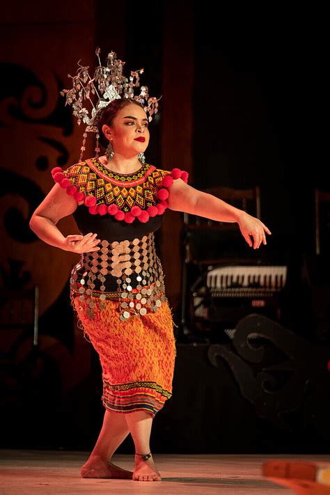 Dance Performance Sarawak Cultural License Image 13902218 Lookphotos