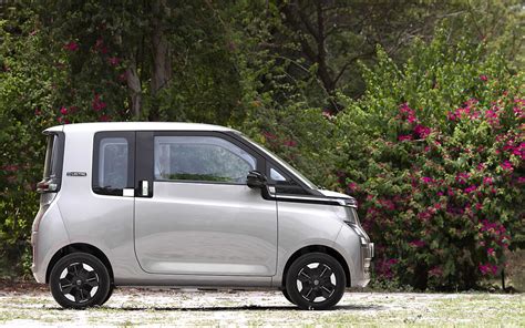 Mg Comet Ev Rear Left View Mg Comet Ev Images