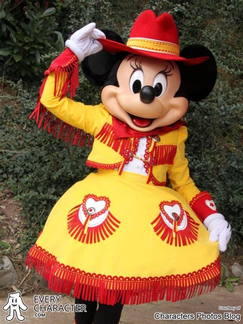 Dlp Meet N Greet With Cowgirl Minnie And Friends On