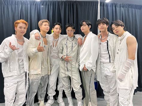 Konser Pertama Bts Di La Ditutup Dengan Sukses Jateng Live