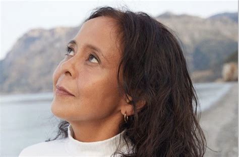 Dolly De Leon Shines For Asians At Hollywoods Golden Globes