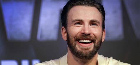 People Are Photoshopping Wigs Fake Nails On Chris Evans And He Is Loving This New Meme