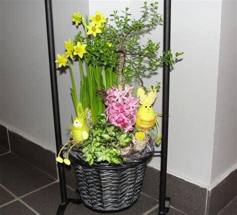 무료 이미지 부활절 배열 플로리스트 리 노랑 꽃꽂이 화분 플로라 꽃을 자르다 플로랄 디자인 꽃다발 병 장식 관엽 식물 이케 바나 꽃 피는 식물