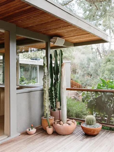 10 Inspirasi Desain Balkon Minimalis Dan Model Terbuka Cocok Jadi Tempat Bersantai