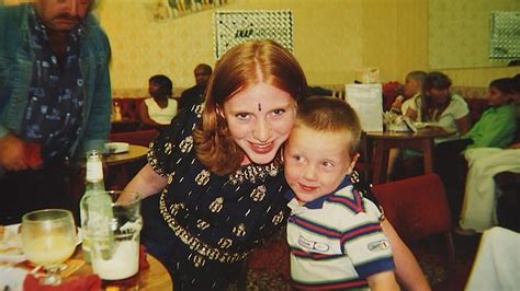 Angela Rayner Opens Up About Growing Up In Poverty Daily Mail Online