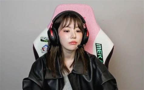 Sakura Sakura Gamer Girl Kpop Girls