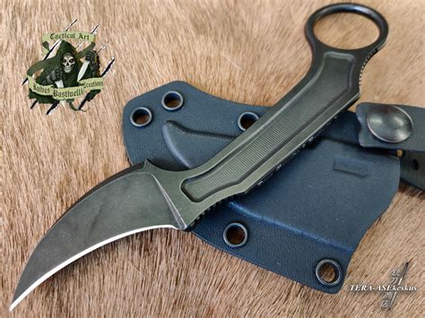 Bastinelli Anomaly Karambit Veitsi