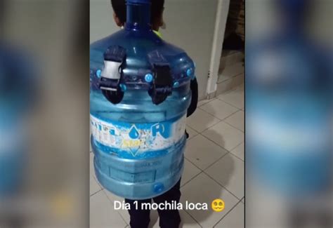Mamá Crea Mochila Loca Con Garrafón De Agua Para Su Hijo ¿qué Opinas