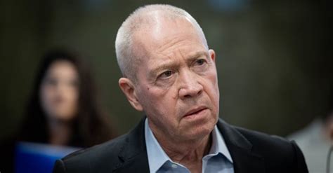 זיג זג התנועה שמתנגדת לפיטורי גלנט דרשה לפטר אותו ב 2015 בחדרי חרדים