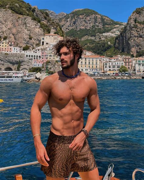 Gian Maria Sainato Il Grow Up Del Presunto Nuovo Naufrago De Lisola