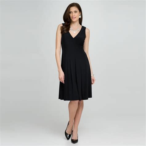 Top 10 Dress Styles For Women Over 50