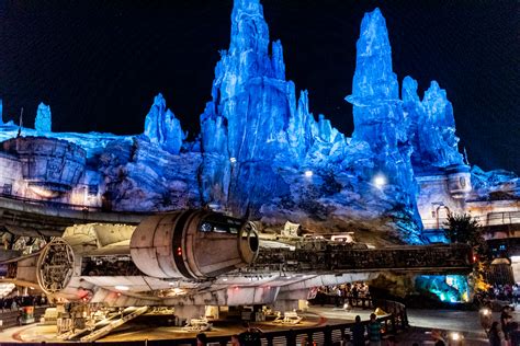 Star Wars Galaxys Edge At Night In Disneyland Anaheim Jedi News