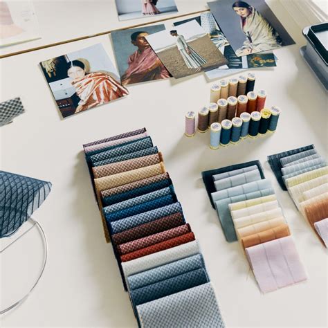 Doshi Leviens Almora Lounge Chair For Bandb Italia