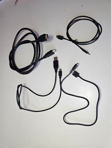 Conjunto 4 Tipos De Cable De Segunda Mano Por 15 Eur En Valdepeñas En Wallapop