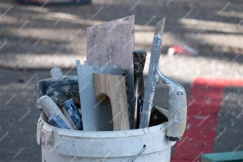 Varias Herramientas De Albañilería Y Albañilería Que Se Utilizan En Un