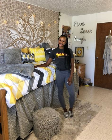 Dorm Room Themes For Girls Dorm Room Inspo 🫶 🌸🌷🛍🩵