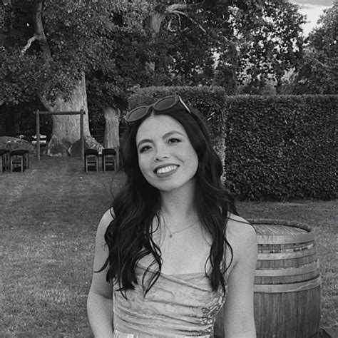 Amy Carmichael Senior Creative Designer Self Portrait Linkedin