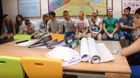 Тайландад ажиллаж байсан Оросын сэкс сургагчдыг баривчилж албадан гаргахаар болжээ