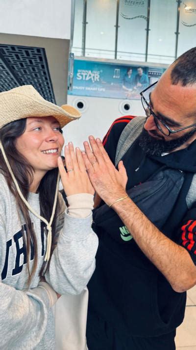 בצל המשבר המשפחתי אולה גל תצפה בשידור ירח הדבש שלה מחתונמי