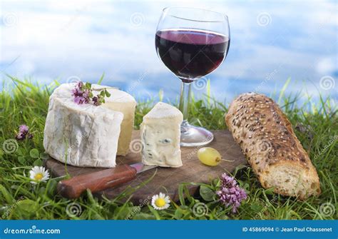 Kaas Wijn En En Brood Franse Culibary Scène Stock Foto Afbeelding 45869094
