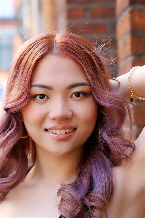 Lian Lin Model Folio