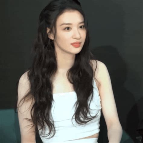 王楚然形象之路岌岌可危，女神翻白眼，不礼貌还是情绪失控？