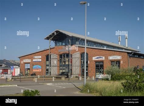 Alte Tonnenhalle Einkaufszentrum Lister Hafen List Sylt Schleswig