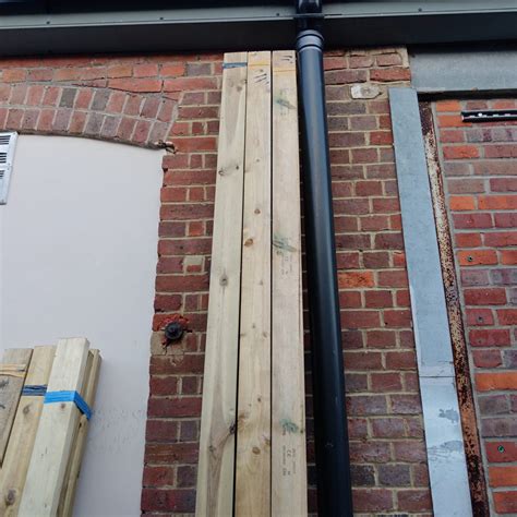 Three Bundle Of 11ft Lengths Of Timber Badgers Auctions