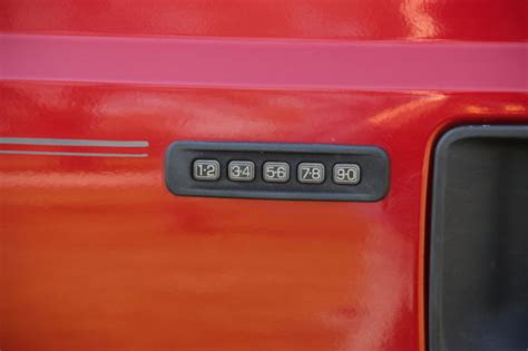 2005 Ford Excursion Xlt Sport Utility 4 Door 68l V10 Low Miles New Trans