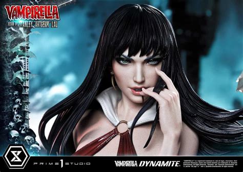 Vampirella Museum Masterline Vampirella 13 Scale Statue